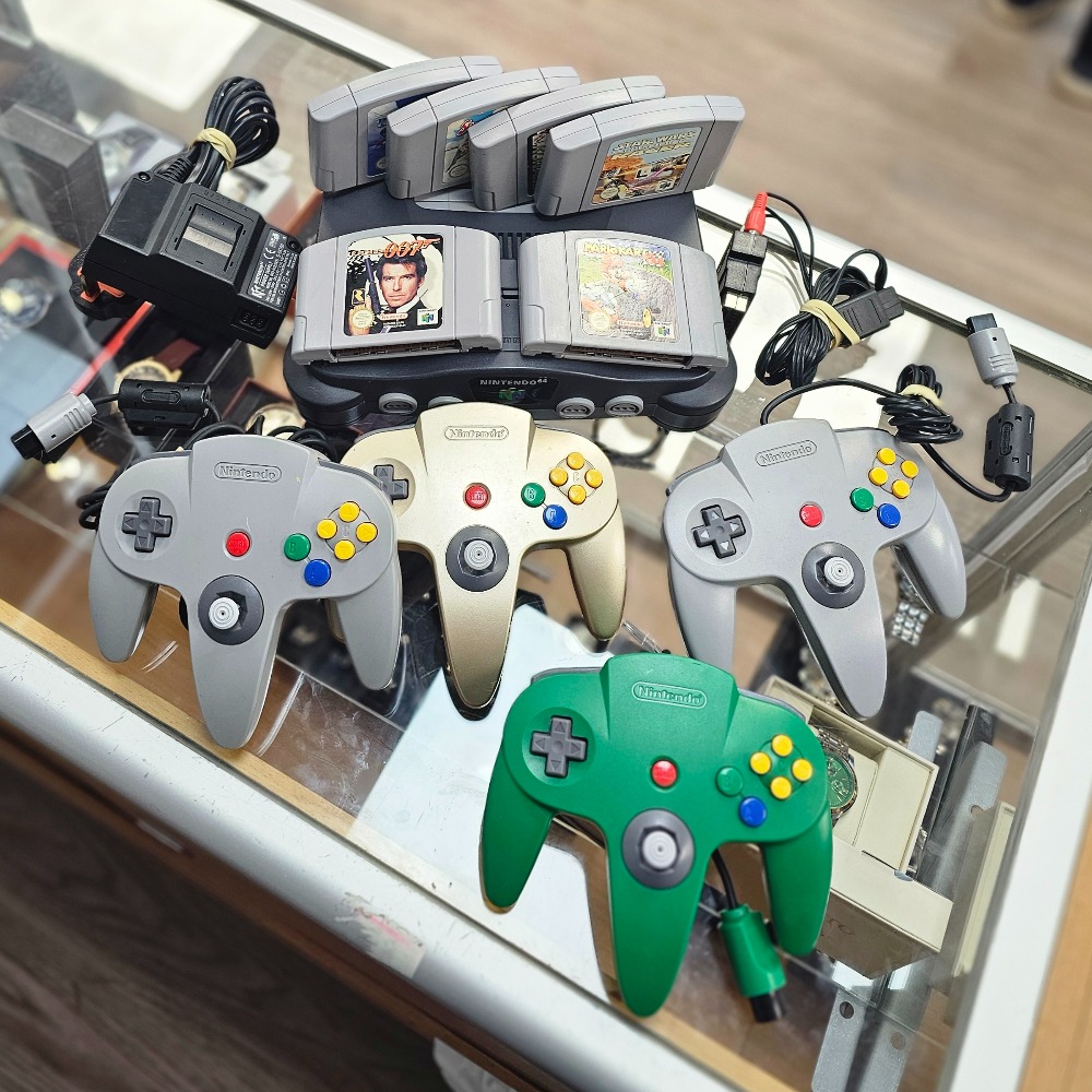 Pre-owned Nintendo N64 Console Bundle w/ 4 Controllers & 6 Games - Own4Less